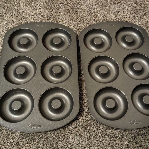 Wilton | Kitchen | New Wilton Doughnut Pans 2 | Poshmark